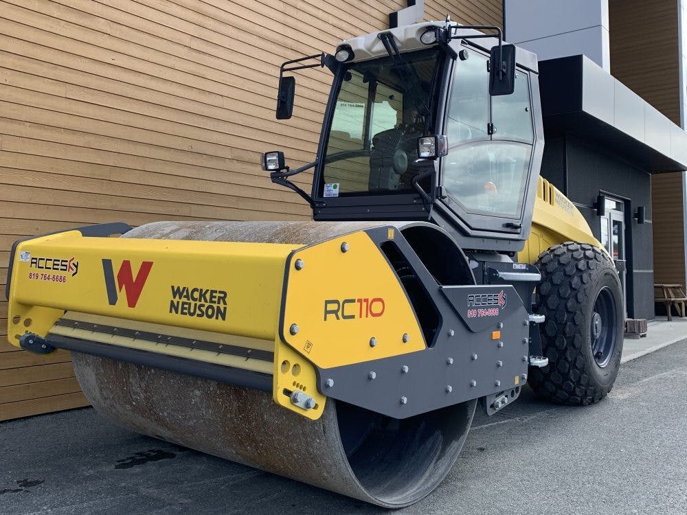 Rouleau compacteur lisse 84″ Wacker Neuson RC110 2023 - 68 300 lbf ...