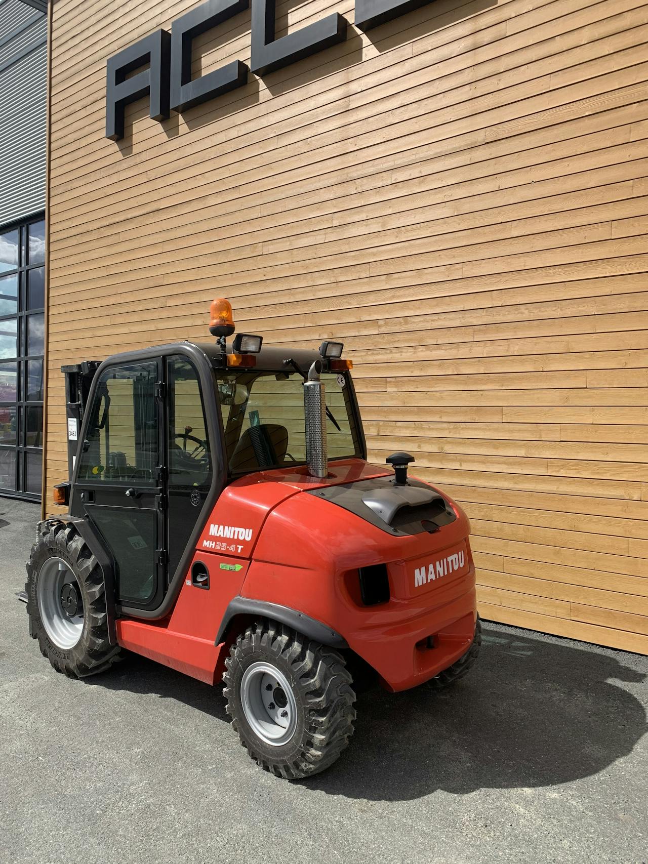Chariot élévateur diesel 5 500 lbs Manitou MH25-4T 2020 | Accès Industriel