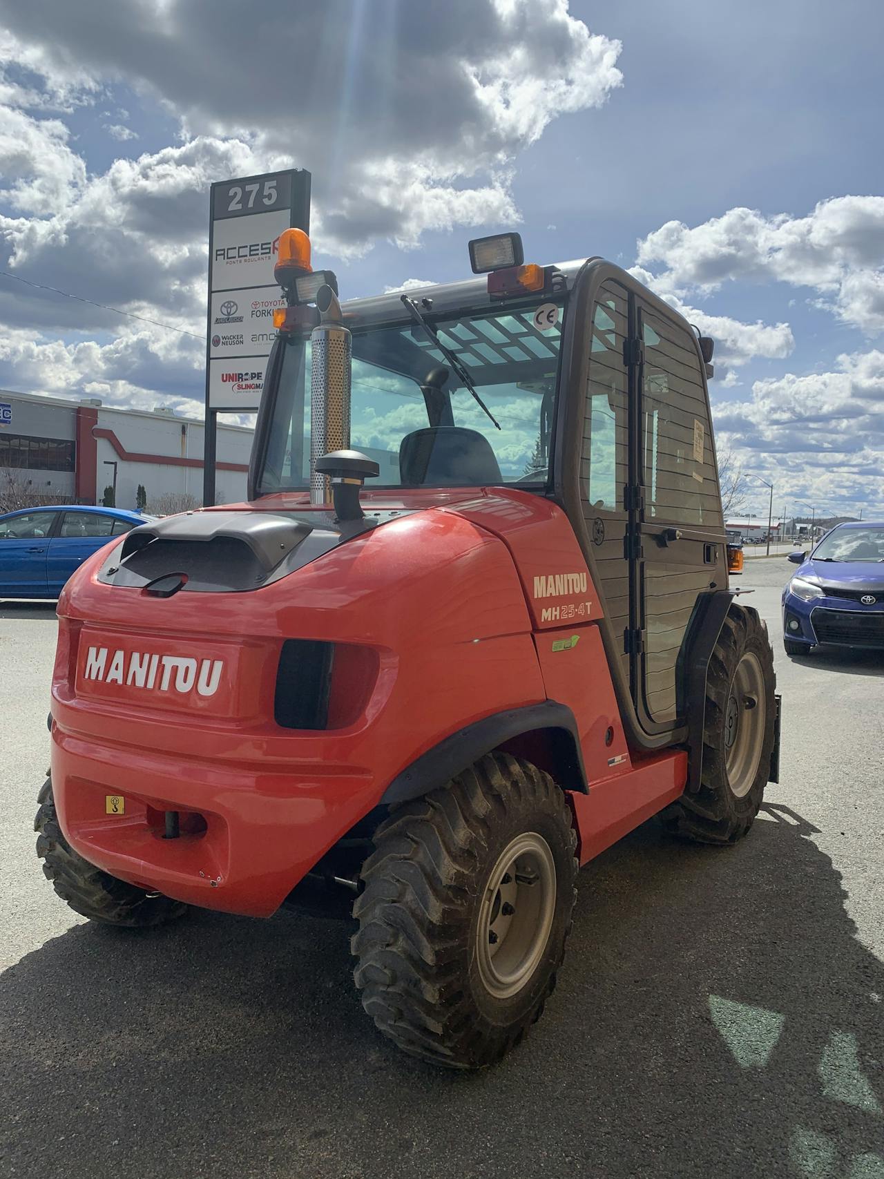 Chariot élévateur diesel 5 500 lbs Manitou MH25-4T 2020 | Accès Industriel