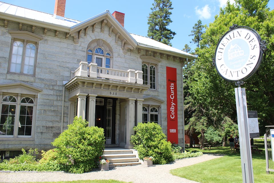 Musée international d'art naïf de Magog | Vraiment Memphré