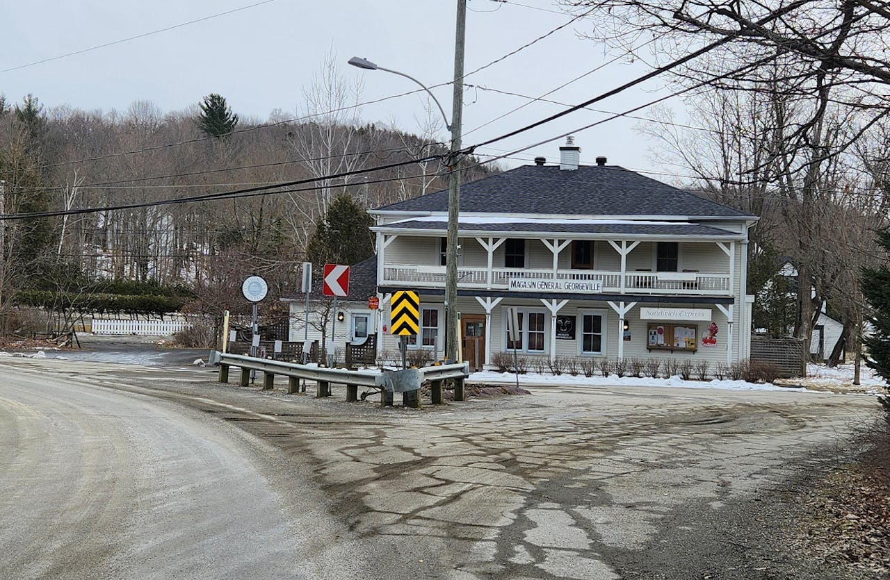 Auberge McGowan | Vraiment Memphré