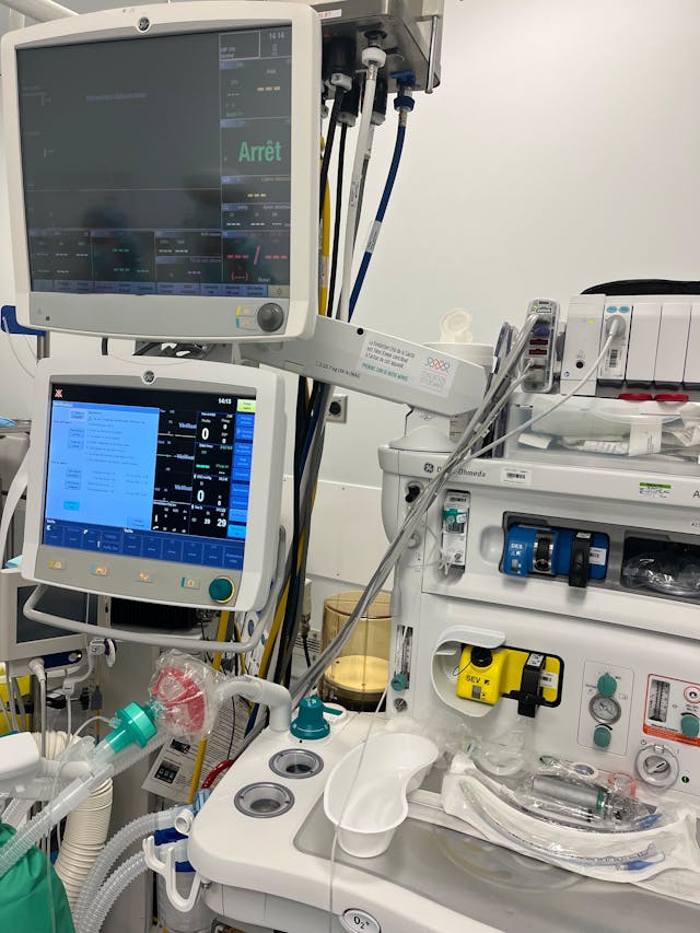 Essential equipment for the surgical block - Cité de la Santé ...