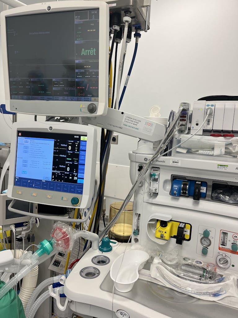 Essential equipment for the surgical block - Cité de la Santé ...